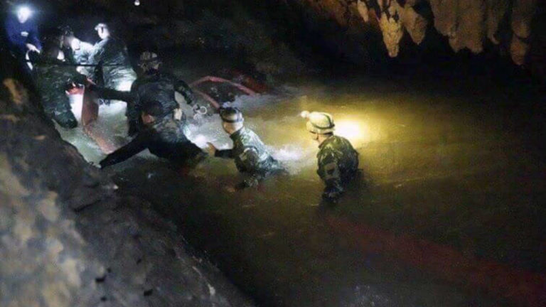 How to Pick a Caving Suit: Complete Buying Guide - Enter the Caves