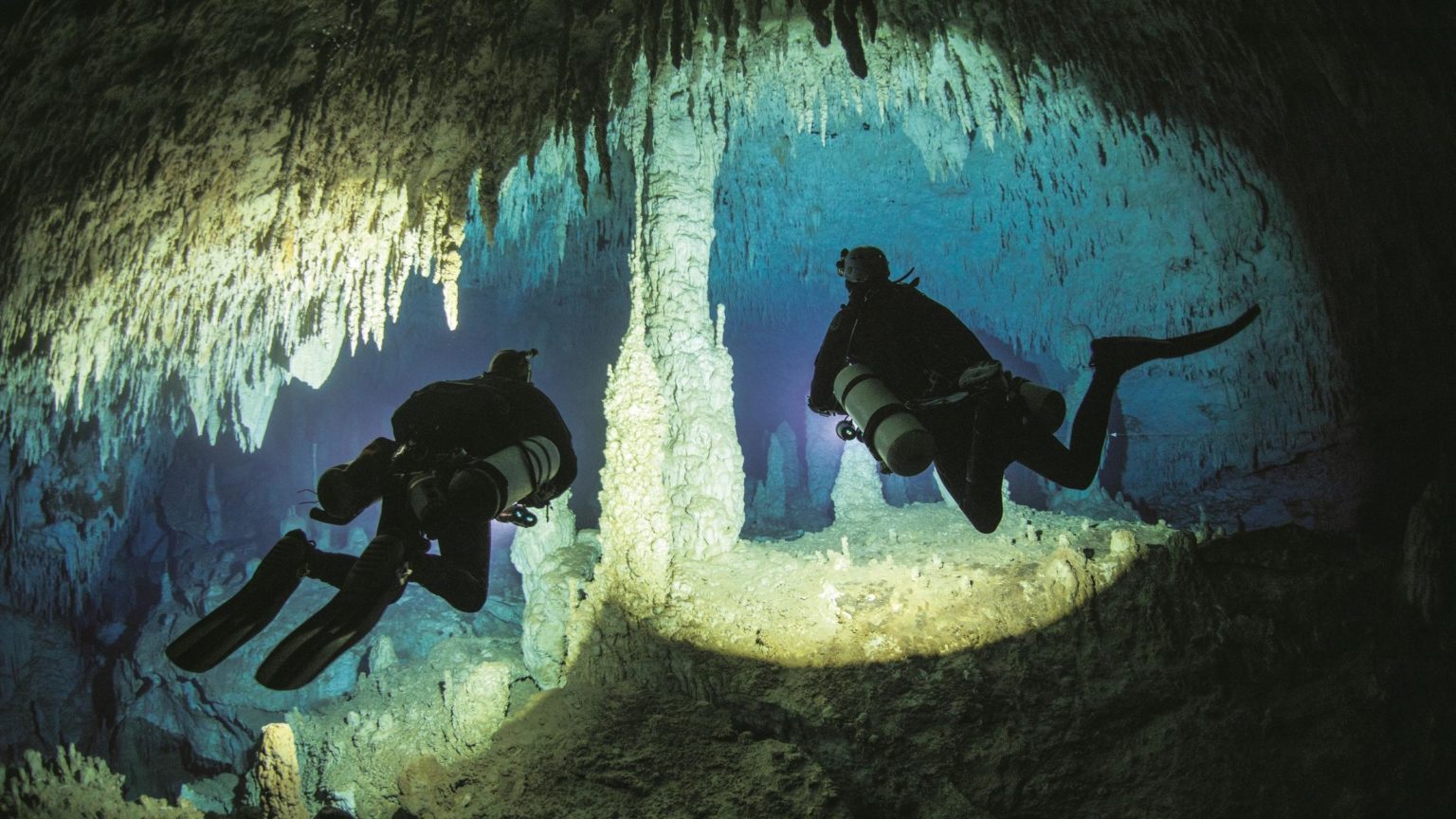 Cave vs. Cavern Diving: Everything you Need to Know - Enter the Caves