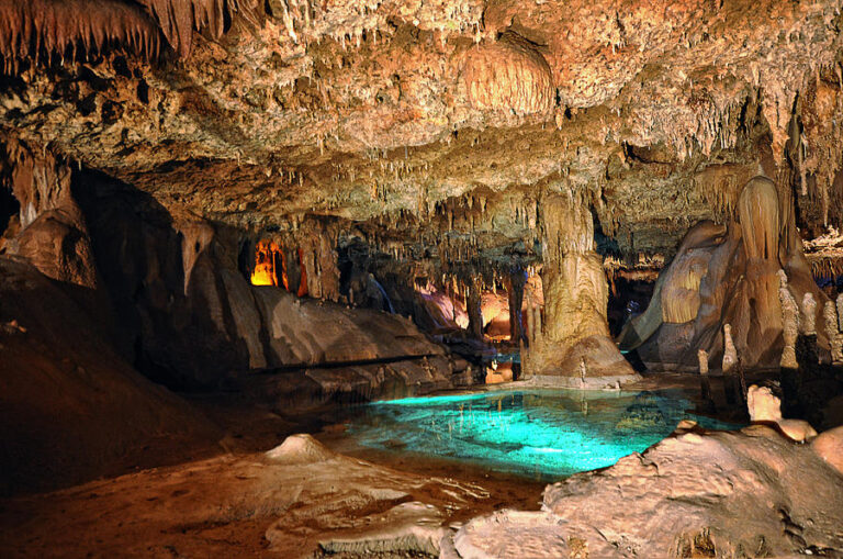 Why You Must See the Inner Space Cavern (Georgetown Caves) - Enter the ...