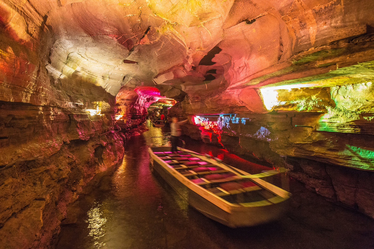 Howe Caverns: Go Caving in New York Without Excessive Gear - Enter the ...