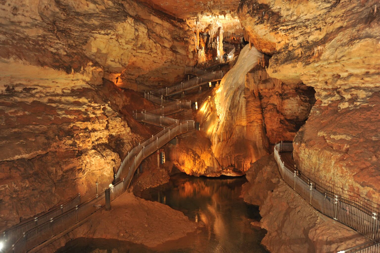 Onondaga Cave State Park: A World of Wonder - Enter the Caves