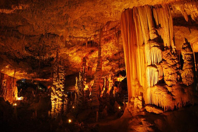 Stalactites and Stalagmites: How to Tell the Difference - Enter the Caves